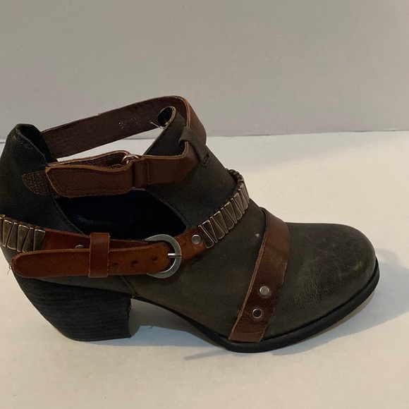Antelope | Shoes | Antelope Womens Ankle Bootie | Poshmark